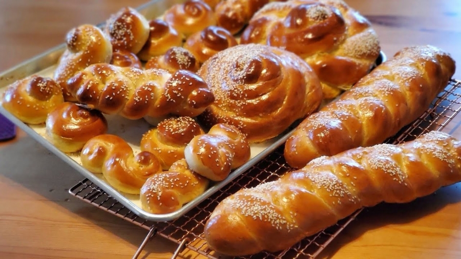 Choereg (Armenian Easter Bread)